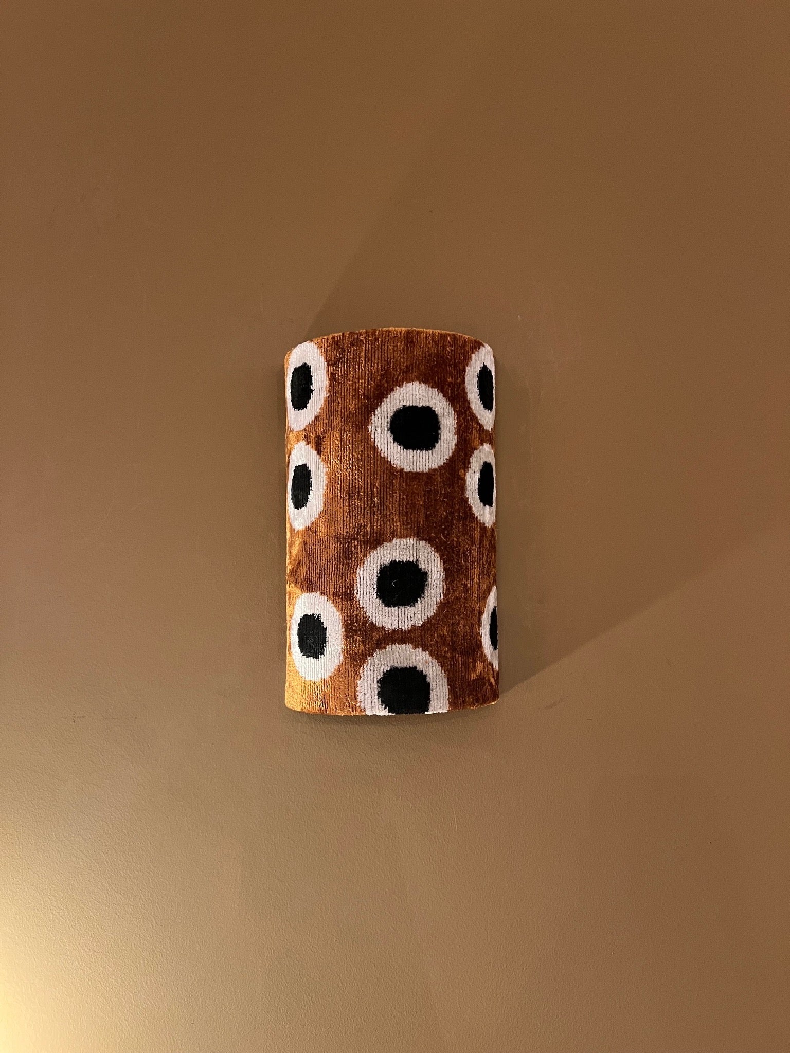 Velvet Dots | Wall Light – Handmade by Madame Garage